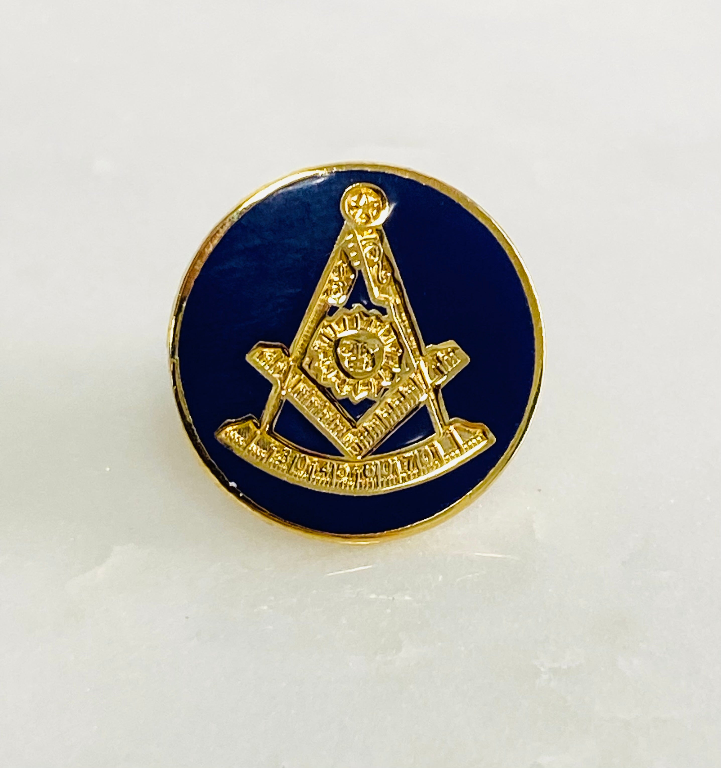 Round Past Master Lapel Pin – C&C MASONIC DESIGN